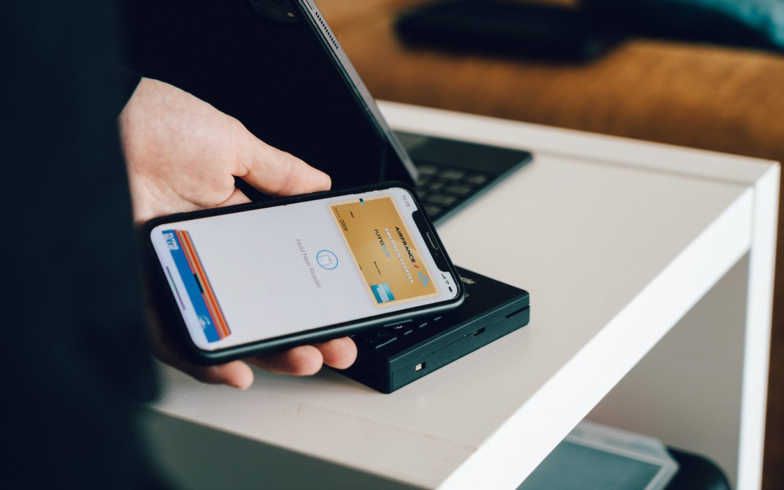 6 Reasons To Use a Virtual Debit Card | Banks.com